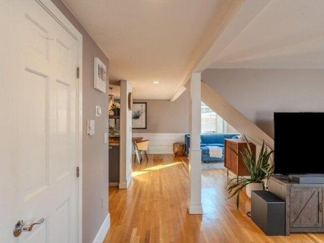 condo with 2 bedroom, m MA ES104295941