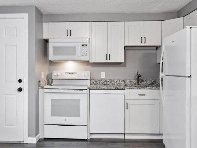 condo with 2 bedroom, m NH ES104044467