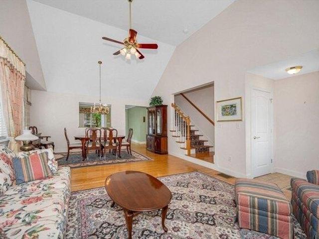 condo with 2 bedroom, m NH ES105109434