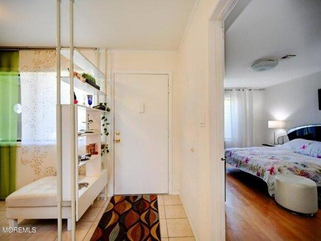 condo with 2 bedroom, Manalapan NJ DLS102728321