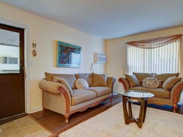 condo with 2 bedroom, Manalapan NJ DS104410441
