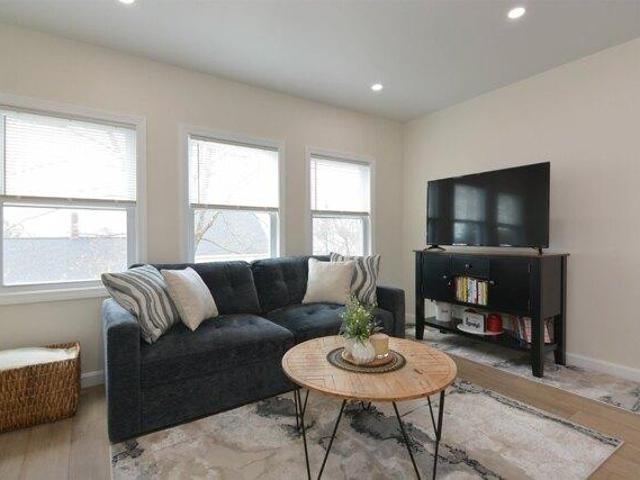 condo with 2 bedroom, Manchester NH DLS102446600