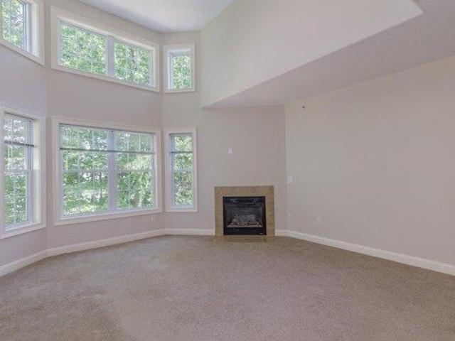 condo with 2 bedroom, Manchester NH DS104263250
