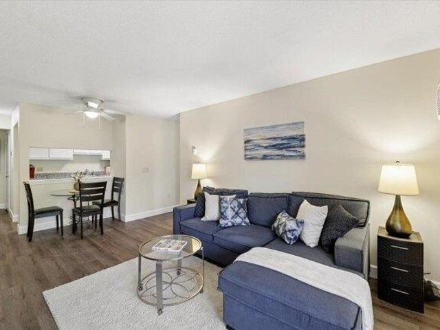 condo with 2 bedroom, Manchester NH ES104233622