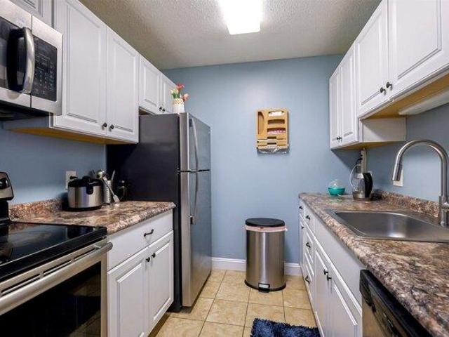 condo with 2 bedroom, Manchester NH ES105095508