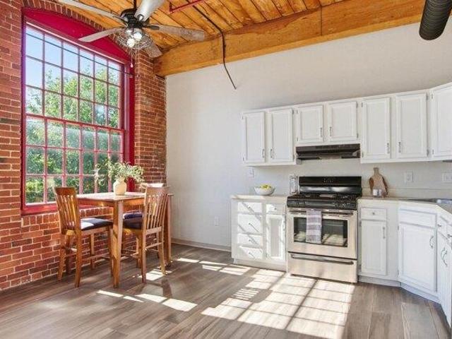 condo with 2 bedroom, Manchester NH ES103849122
