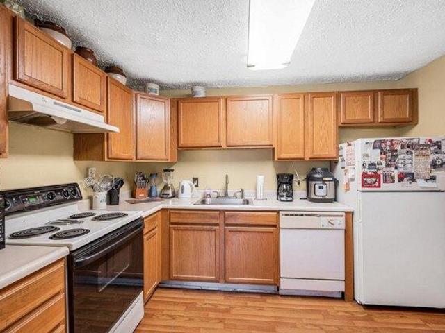 condo with 2 bedroom, Manchester NH ES103849378