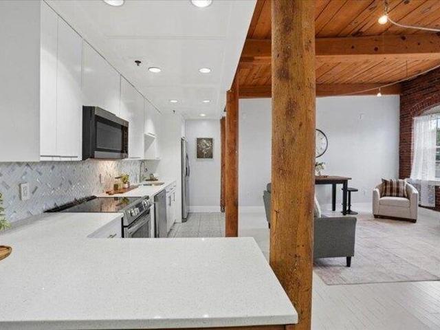condo with 2 bedroom, Manchester NH ES103888071