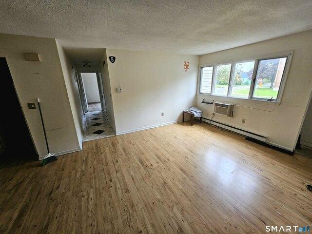 condo with 2 bedroom, Manchester CT DLS103071403