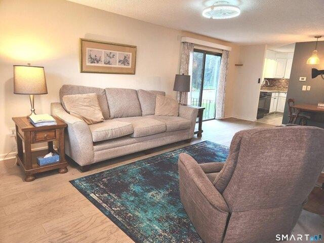condo with 2 bedroom, Manchester CT ES104809401