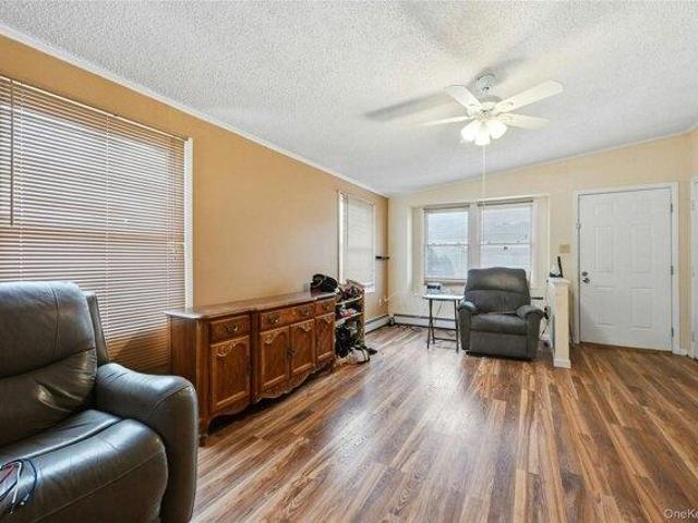 condo with 2 bedroom, Manorville NY ES103600605