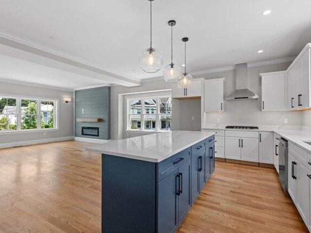 condo with 2 bedroom, Mansfield MA ES104009692