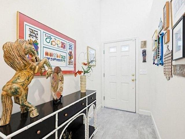 condo with 2 bedroom, Mansfield MA ES105096347
