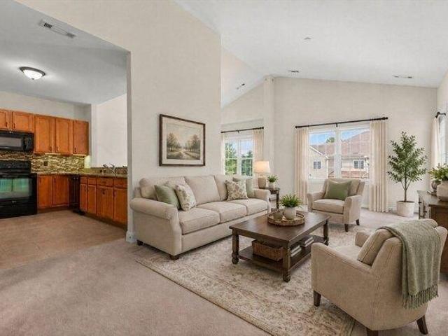 condo with 2 bedroom, Mansfield MA ES105108487