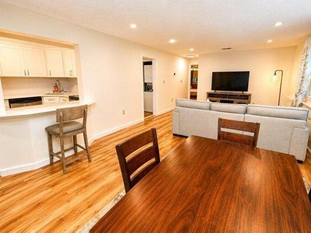 condo with 2 bedroom, Mansfield MA ES105204000