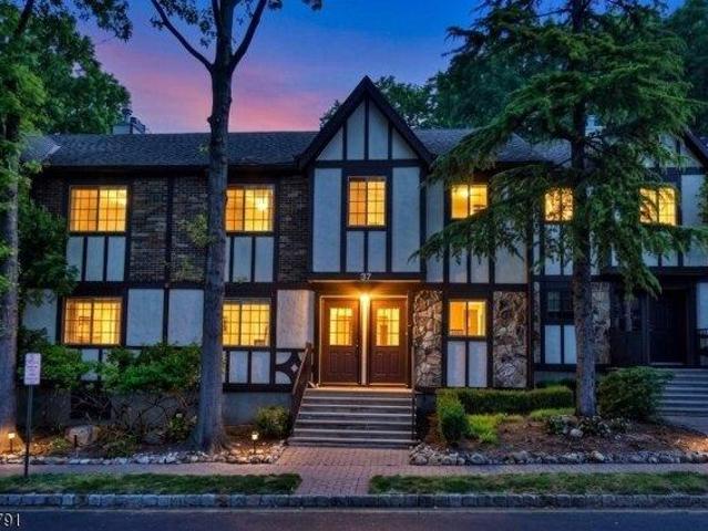 condo with 2 bedroom, Mahwah NJ DLS102800368