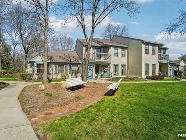 condo with 2 bedroom, Mahwah NJ DS102026231
