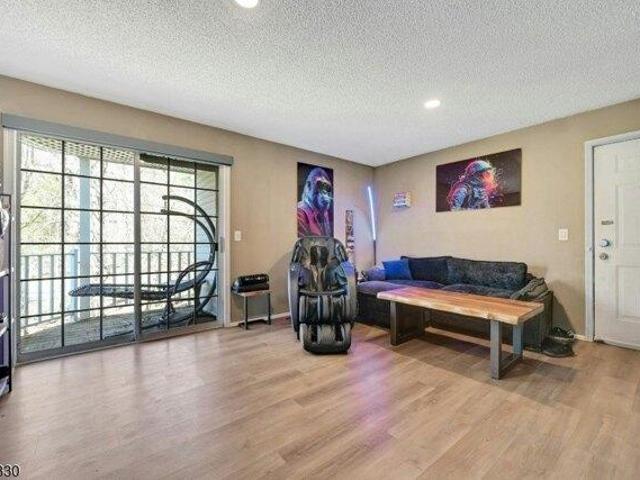 condo with 2 bedroom, Mahwah NJ DS102215856