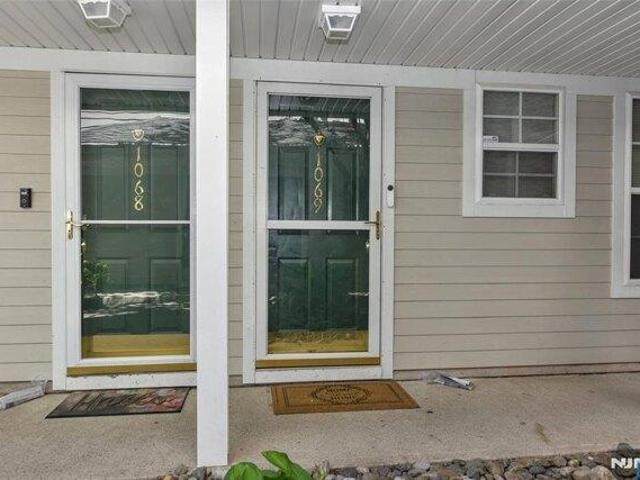 condo with 2 bedroom, Mahwah NJ DS102254542