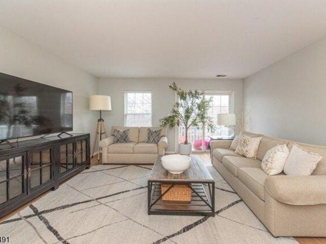 condo with 2 bedroom, Mahwah NJ DS102255270