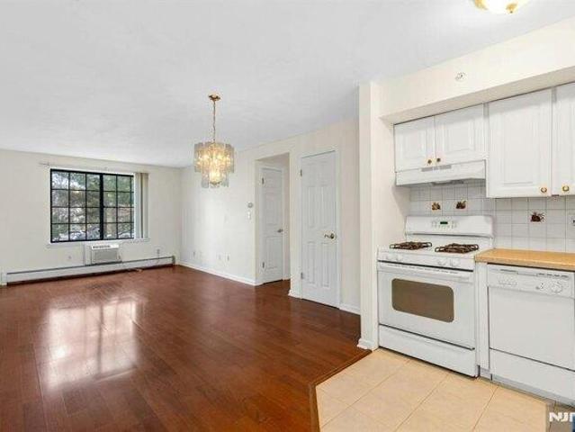 condo with 2 bedroom, Mahwah NJ ES103190476