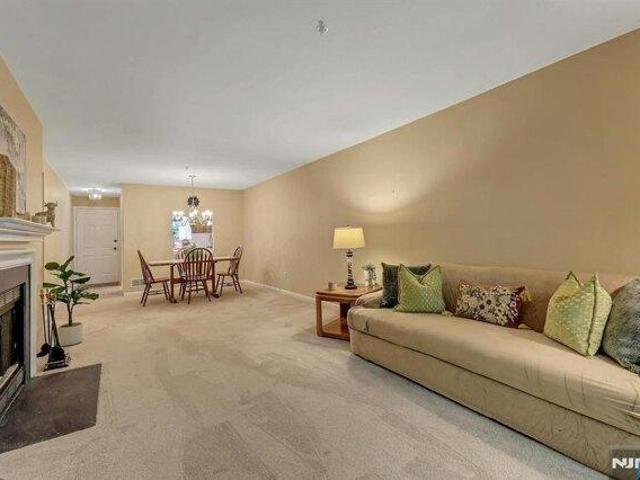 condo with 2 bedroom, Mahwah NJ ES104921544