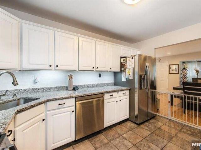 condo with 2 bedroom, Mahwah NJ ES105205138