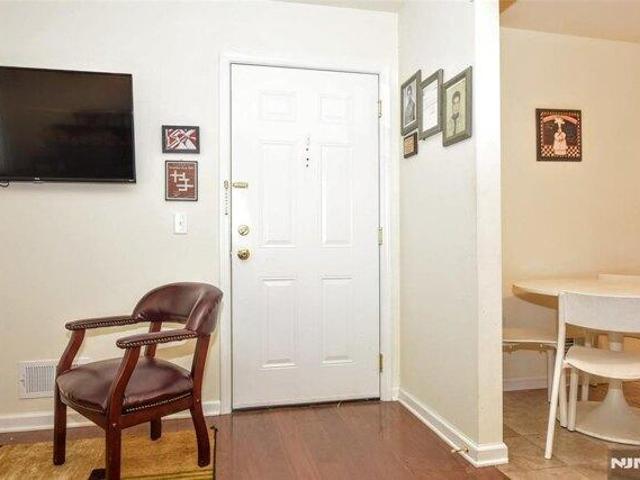 condo with 2 bedroom, Mahwah NJ ES105206645