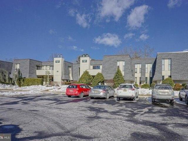 condo with 2 bedroom, Maple Shade NJ DLS102027787
