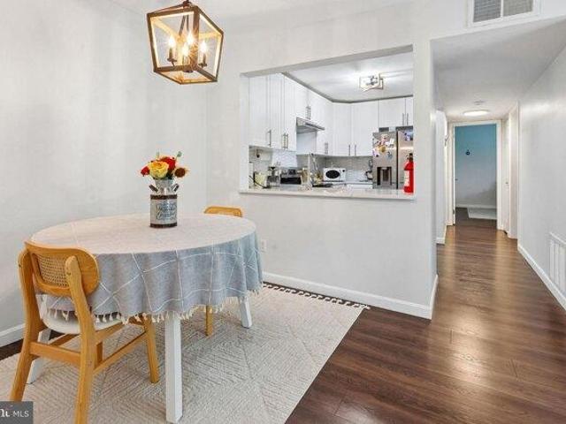 condo with 2 bedroom, Maple Shade NJ DS103599944