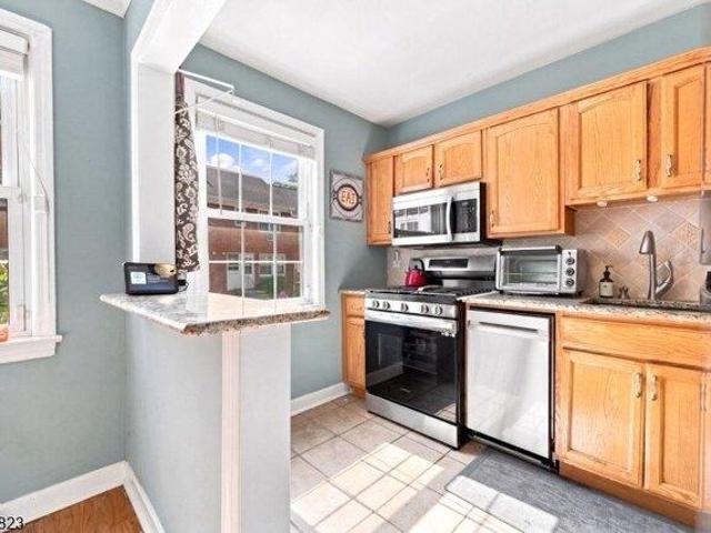 condo with 2 bedroom, Maplewood NJ ES104833405