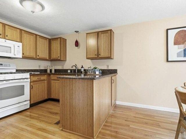condo with 2 bedroom, Marlborough MA ES105041346