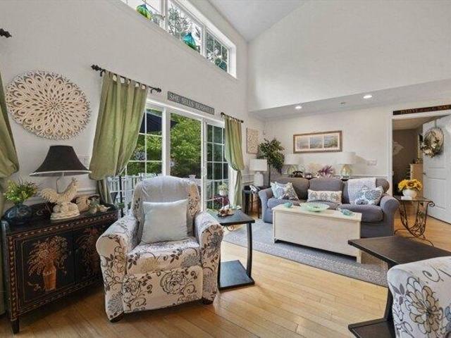 condo with 2 bedroom, Marshfield MA ES104921919