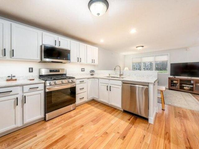 condo with 2 bedroom, Mashpee MA DLS103099143
