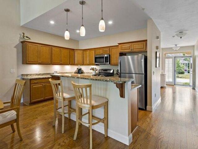 condo with 2 bedroom, Mashpee MA ES105094262