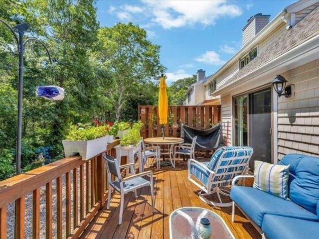 condo with 2 bedroom, Mashpee MA ES105092549
