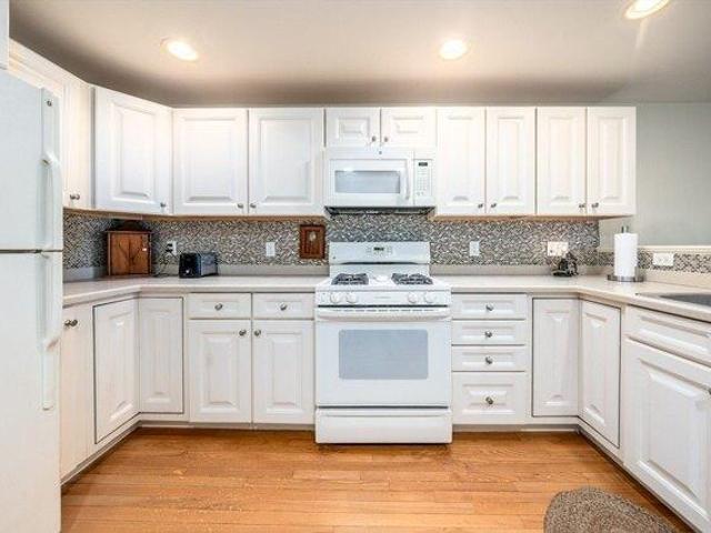 condo with 2 bedroom, Mashpee MA ES105105393