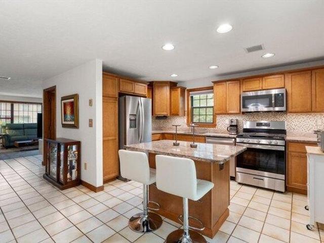 condo with 2 bedroom, Mashpee MA ES105106473