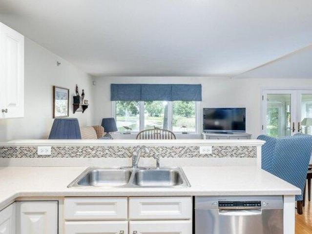 condo with 2 bedroom, Mashpee MA ES105233240