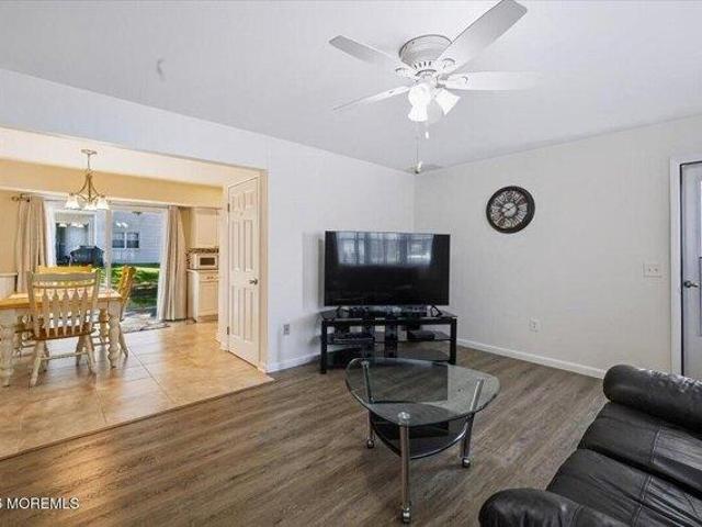 condo with 2 bedroom, Matawan NJ ES105174976