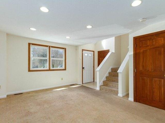 condo with 2 bedroom, Medway MA DLS102669026