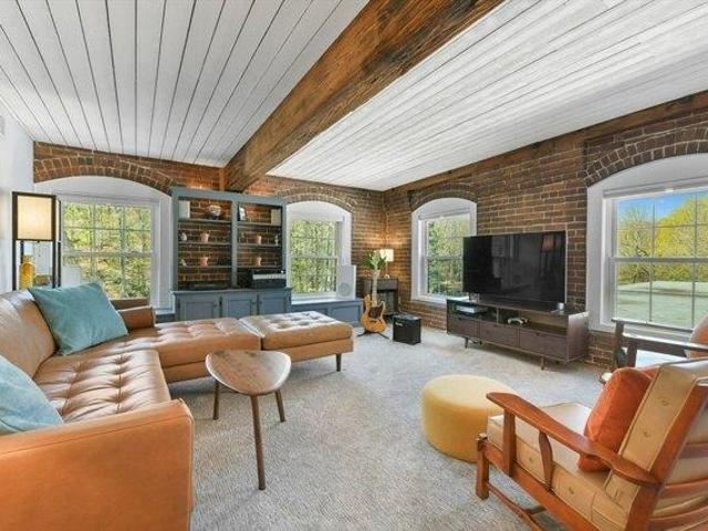 condo with 2 bedroom, Medway MA DS102089311