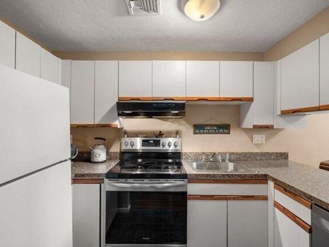 condo with 2 bedroom, Medway MA DS104045249