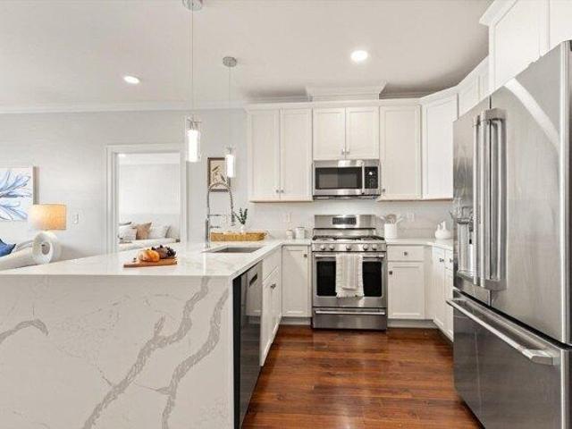 condo with 2 bedroom, Medford MA DLS102761960