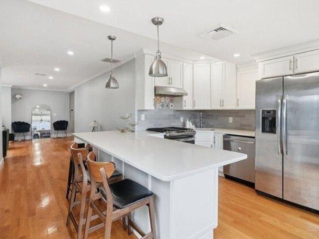 condo with 2 bedroom, Medford MA DS104477475