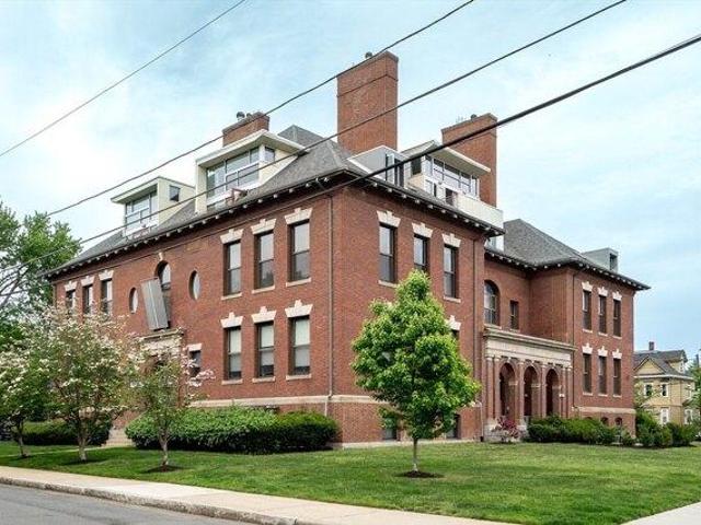 condo with 2 bedroom, Medford MA ES104297577