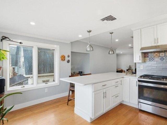 condo with 2 bedroom, Medford MA ES105060457