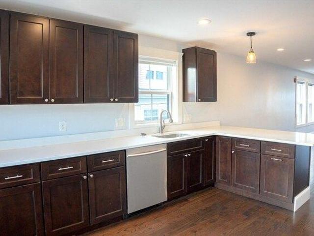 condo with 2 bedroom, Medford MA ES105096119