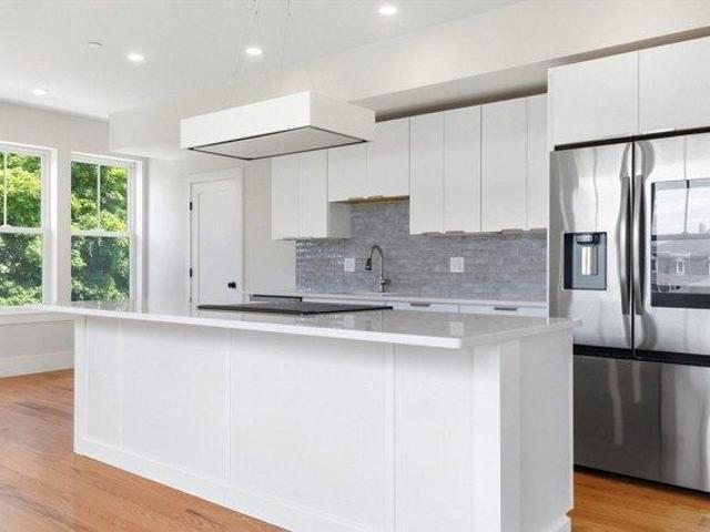 condo with 2 bedroom, Medford MA ES105202439