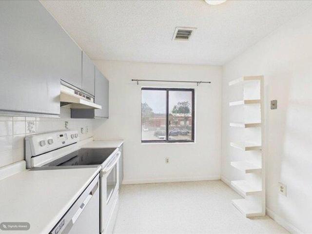 condo with 2 bedroom, Medford MA ES102960034